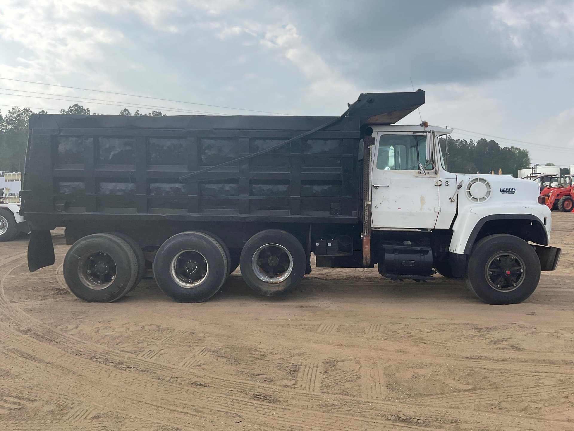 1992 Ford LT8000 Other Equipment Trucks for Sale | Tractor Zoom