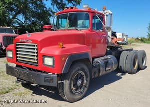 SOLD - 1992 Mack RD690S Lot No. KA9931 Other Equipment with 266,086 mi | Tractor Zoom