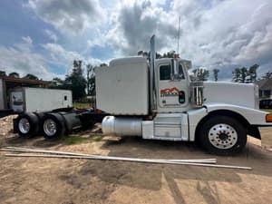 SOLD - 1992 Peterbilt 377 Lot No. 106 Other Equipment with 707,467 mi ...