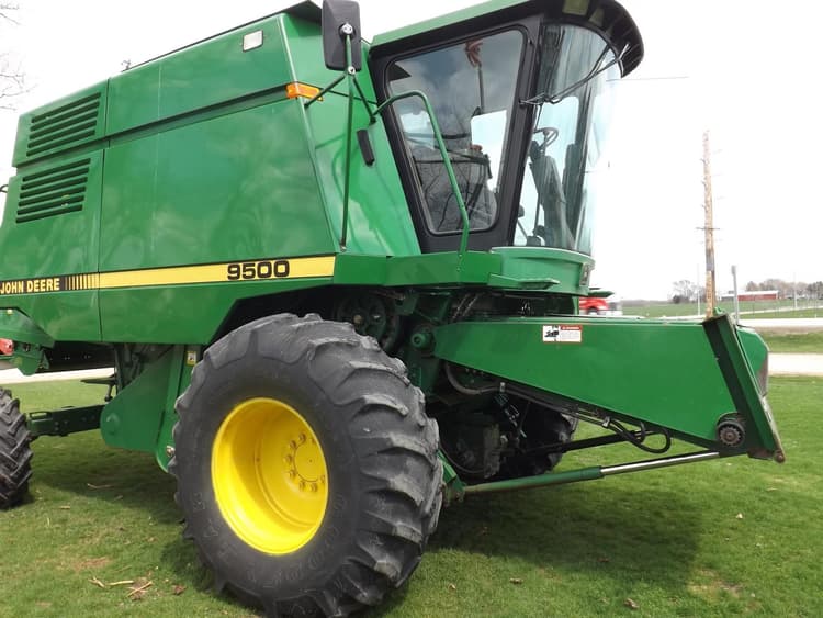 1993 John Deere 9500 Combines Class 5 for Sale | Tractor Zoom