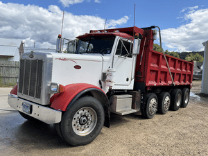 SOLD - 1993 Peterbilt 357 Lot No. 42427 Other Equipment with 550,886 mi ...