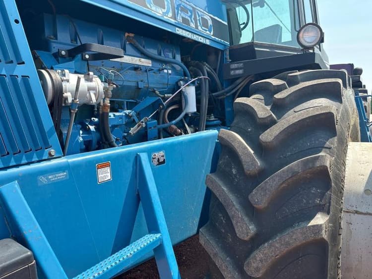 1993 Versatile 876 Tractors 175 to 299 HP for Sale | Tractor Zoom