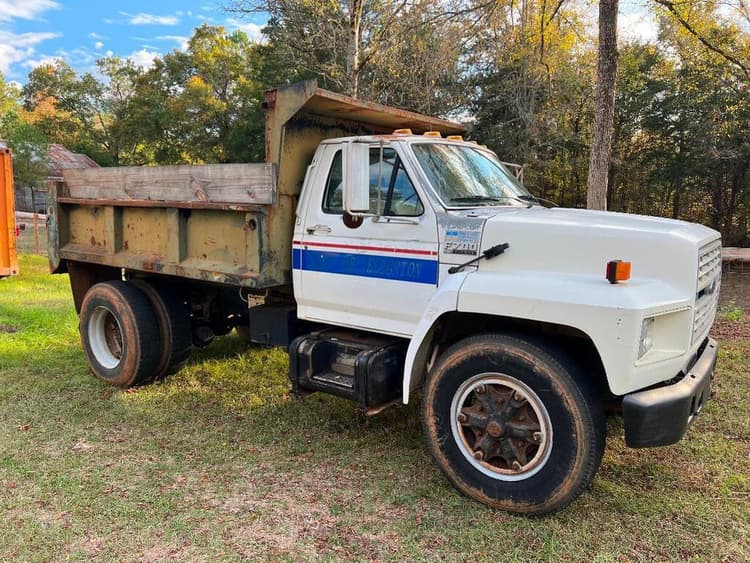 SOLD - 1994 Ford F-700 Other Equipment Trucks | Tractor Zoom