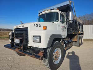 1994 Mack RD690S Lot No. 16464 Other Equipment For Sale with 403,826 mi | Tractor Zoom
