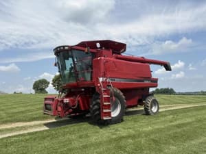SOLD - 1995 Case IH 2166 Lot No. 2 Combines with 3,777 Hrs | Tractor Zoom