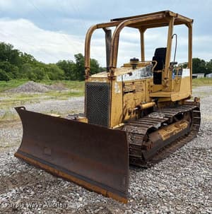 SOLD - 1995 Caterpillar D4C Lot No. EM2600 Construction with 8,890 Hrs ...