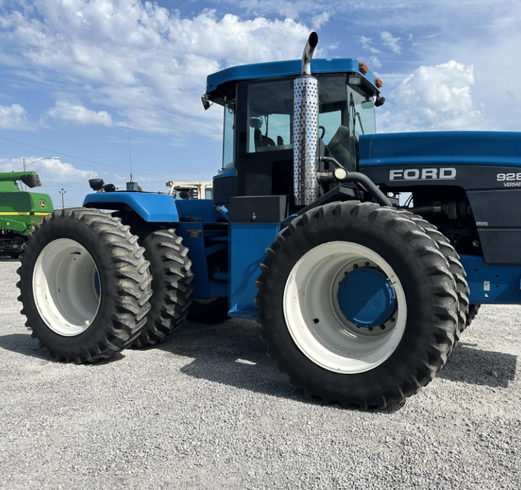 SOLD - 1995 Ford 9280 Tractors 175 to 299 HP | Tractor Zoom