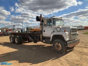 SOLD - 1995 Ford L9000 Lot No. 10229 Other Equipment with --- mi ...