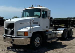 SOLD - 1995 Mack CH613 Lot No. EH4354 Other Equipment with 407,230 mi | Tractor Zoom