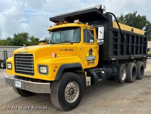 SOLD - 1995 Mack RD Lot No. DW7188 Other Equipment with 413,796 mi ...