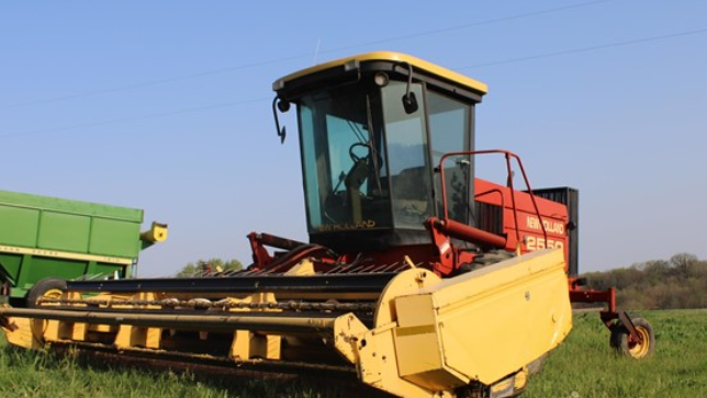 SOLD - 1995 New Holland 2550 Lot No. 62017269-d61b-11ec-90b5 ...