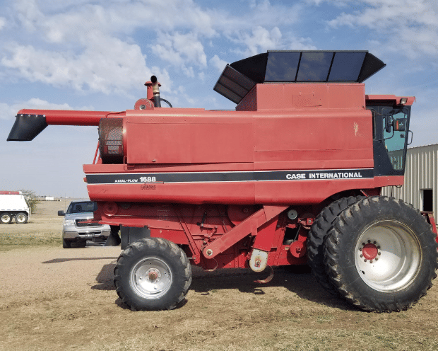 1996 Case IH 1688 Combines Class 5 for Sale | Tractor Zoom