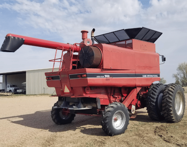1996 Case IH 1688 Combines Class 5 for Sale | Tractor Zoom