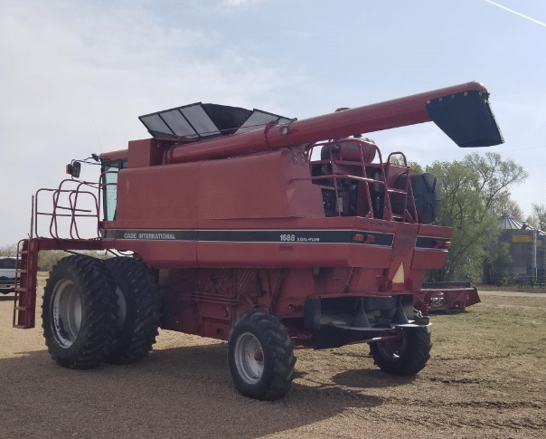 1996 Case IH 1688 Combines Class 5 for Sale | Tractor Zoom
