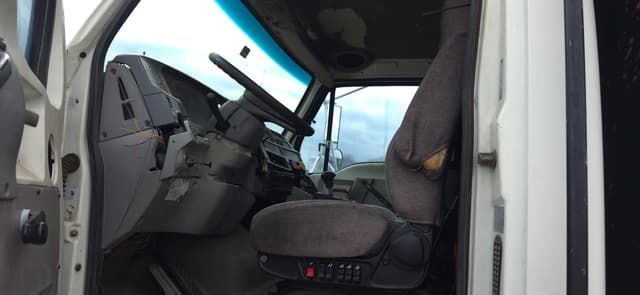 1996 Ford Louisville Lot No. 1019 Other Equipment For Sale with 318,635 ...