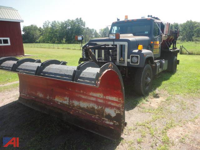 SOLD - 1996 International 2574 Lot No. e54b8ce4-11be-11ed-9544 ...