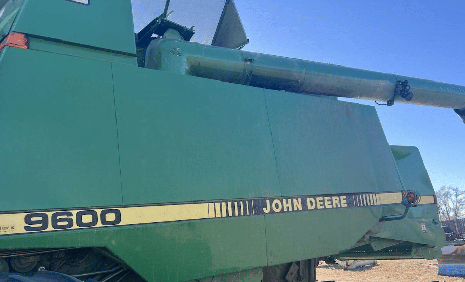 Tractor Zoom - 1996 John Deere 9600