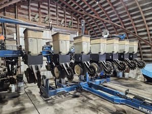 SOLD - 1996 Kinze 2500 Stock No. 652073 Planting with 15 Rows | Tractor ...