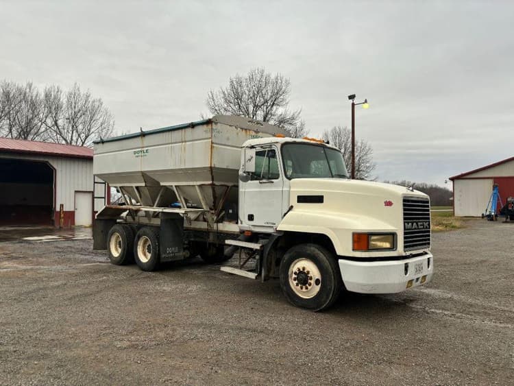 SOLD - 1996 Mack CH600 Other Equipment Trucks | Tractor Zoom