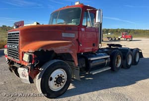 SOLD - 1996 Mack CH613 semi truck Other Equipment with 372,371 mi | Tractor Zoom