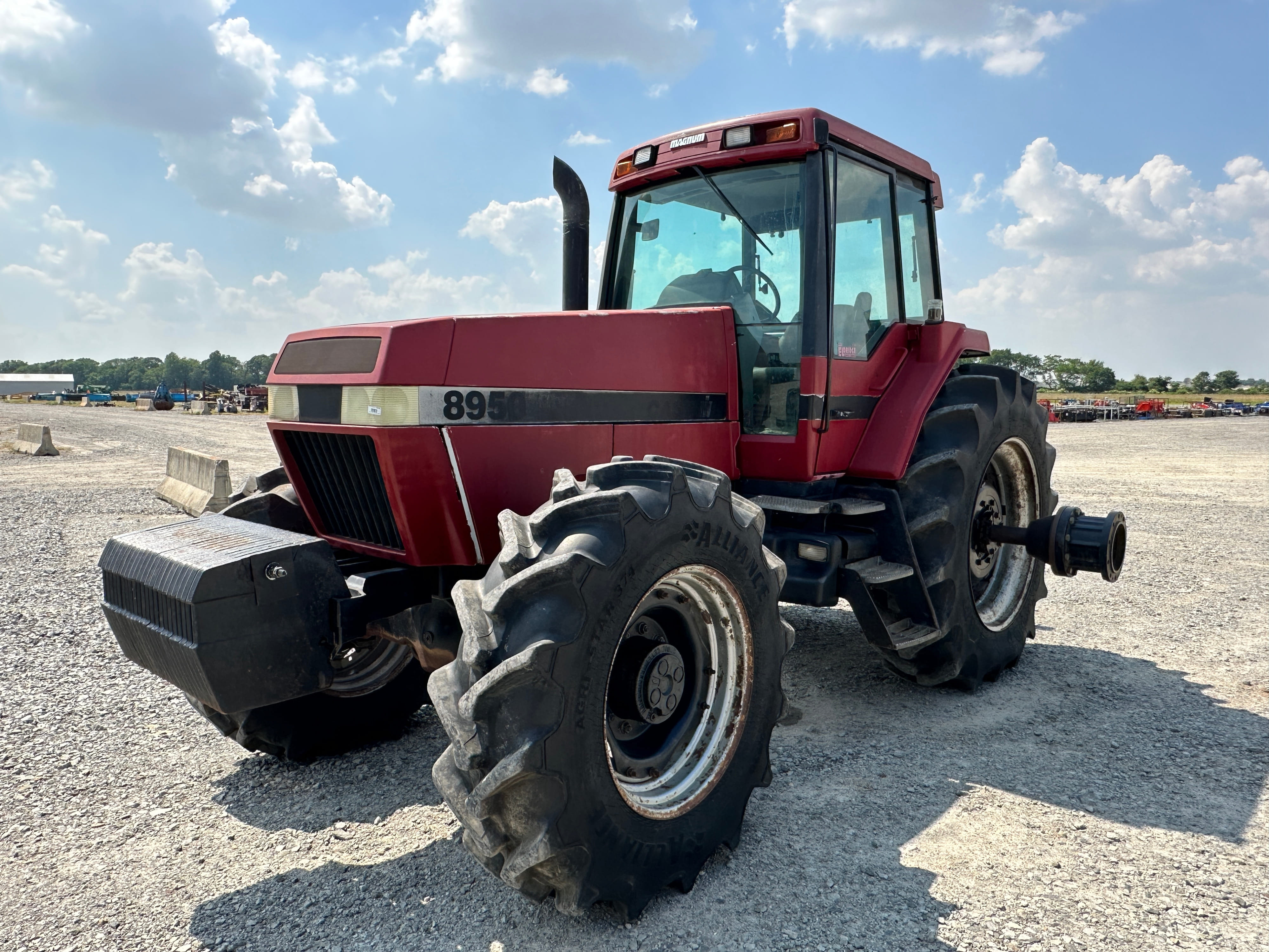 SOLD - 1997 Case IH 8950 MFWD Cab Tractor Tractors with 1,701 Hrs ...