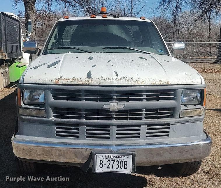 Tractor Zoom - 1997 Chevrolet 3500HD