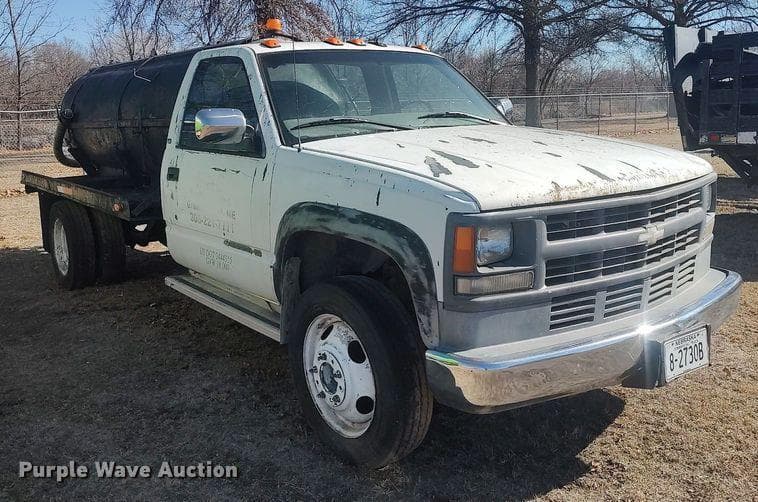 Tractor Zoom - 1997 Chevrolet 3500HD