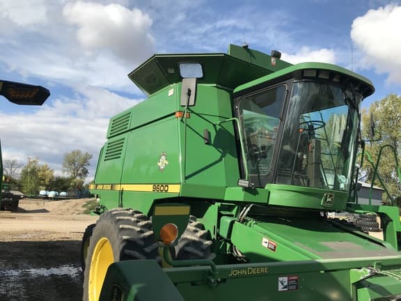 1997 John Deere 9600 Combines Class 6 for Sale | Tractor Zoom