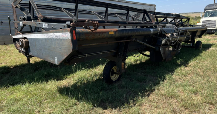 SOLD - 1997 MacDon 960 Harvesting with 35 ft | Tractor Zoom