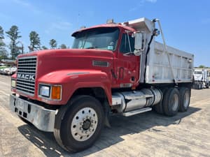 SOLD - 1997 Mack CH613 Lot No. 82728 Other Equipment with 118,219 mi | Tractor Zoom