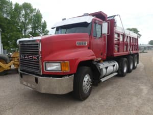 SOLD - 1997 Mack CH613 Lot No. 337554 Other Equipment with 925,768 mi | Tractor Zoom