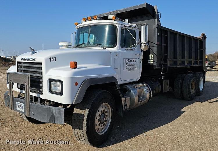 SOLD - 1997 Mack RD688S Other Equipment Trucks | Tractor Zoom
