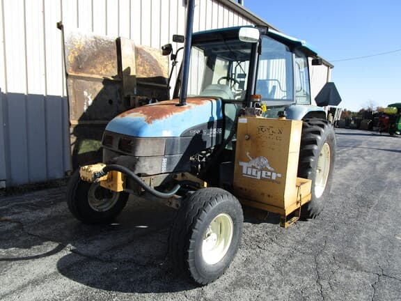 Tractor Zoom - 1997 New Holland 6635