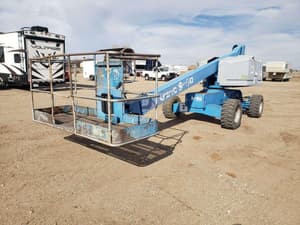 SOLD - 1998 Genie S-40 Lot No. 75117 Construction with 10,420 Hrs ...