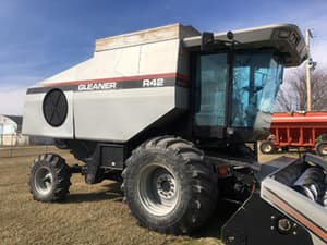 SOLD - 1998 Gleaner R42 2WD Combine Combines with 5,000 Hrs | Tractor Zoom