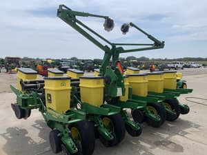 SOLD - 1998 John Deere 1760 Stock No. 355835 Planting with 12 Rows ...