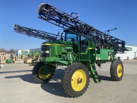 SOLD - 1998 John Deere 4700 Chemical Applicators Sprayers - Self ...