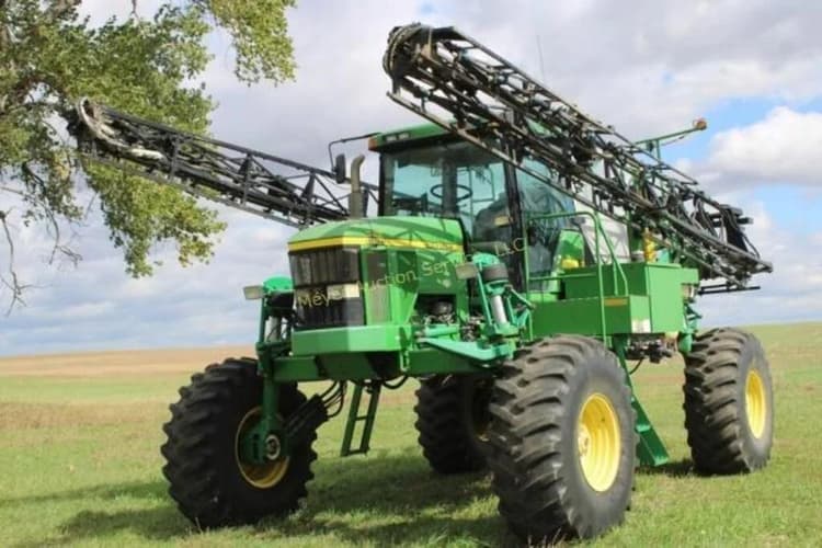 SOLD - 1998 John Deere 4700 Chemical Applicators Sprayers - Self ...