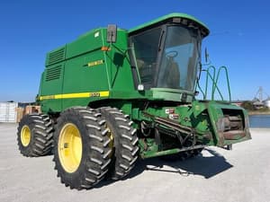 SOLD - 1998 John Deere 9510 Combines with 2,755 Hrs | Tractor Zoom