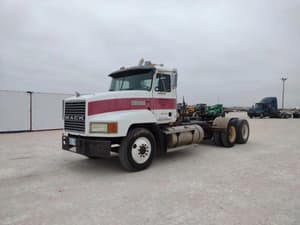 SOLD - 1998 Mack CH613 Lot No. 308 Other Equipment with 27,577 mi | Tractor Zoom