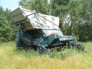 SOLD - 1999 Amadas M9997 Lot No. 1064 Combines with --- Hrs | Tractor Zoom