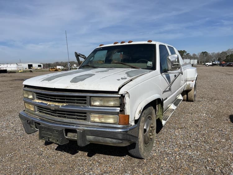 SOLD - 1999 Chevrolet 2500 Other Equipment Vehicles | Tractor Zoom