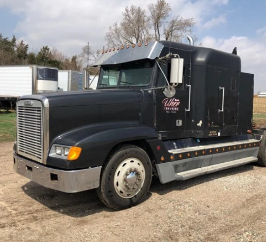 SOLD - 1999 Freightliner FLD120 Lot No. c51749d8-f02d-11ec-9544 ...