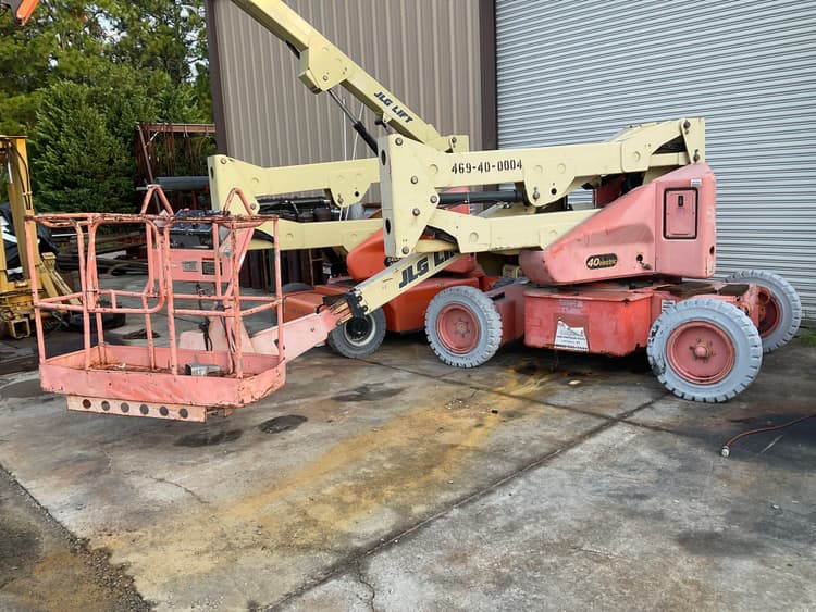 SOLD - 1999 JLG 40E Construction Aerial Lifts | Tractor Zoom