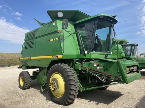 SOLD - 1999 John Deere 9610 Combines Class 6 | Tractor Zoom