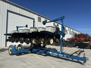 SOLD - 1999 Kinze 2500 Stock No. 242705351 Planting with 8 Rows ...