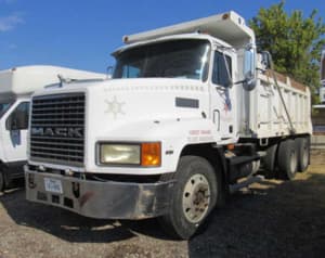 SOLD - 1999 Mack 600 Lot No. 10 Other Equipment with 897,787 mi ...