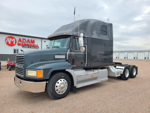 SOLD - 1999 Mack CH600 Lot No. 96406 Other Equipment with 861,421 mi | Tractor Zoom