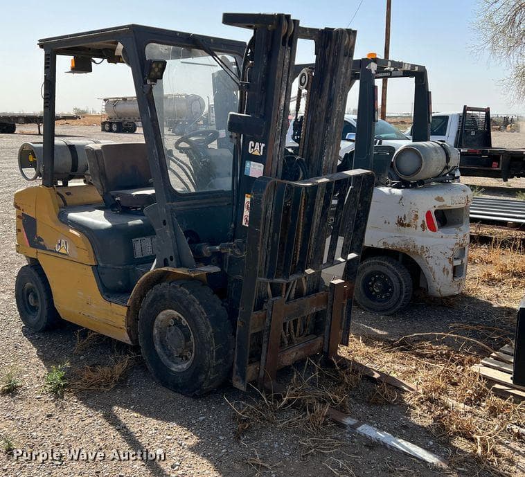 Caterpillar P5000 Construction Forklifts for Sale | Tractor Zoom