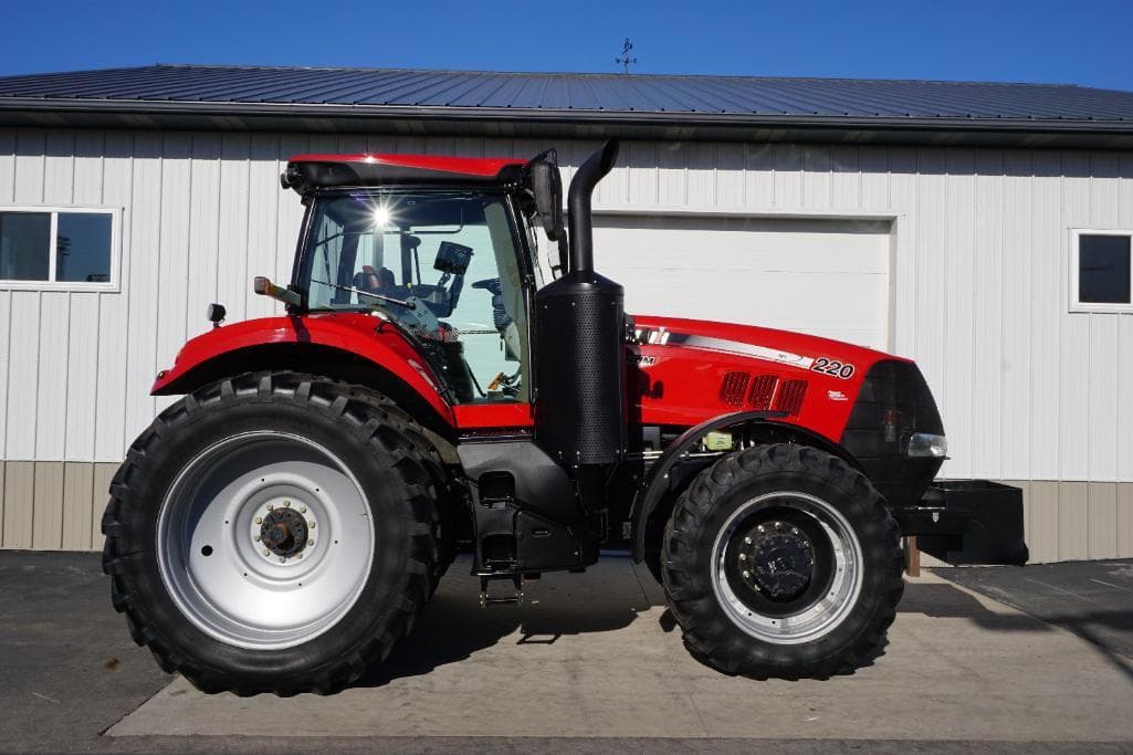 Tractor Zoom - 2015 Case IH Magnum 220